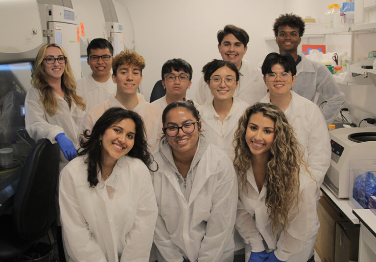 USC Stem Cell faculty member Louise Menendez helps students realize their pluri-potential - USC ...
